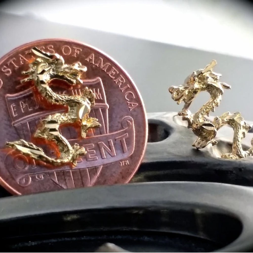 14k Solid Gold Chinese Dragon Earring - Gem